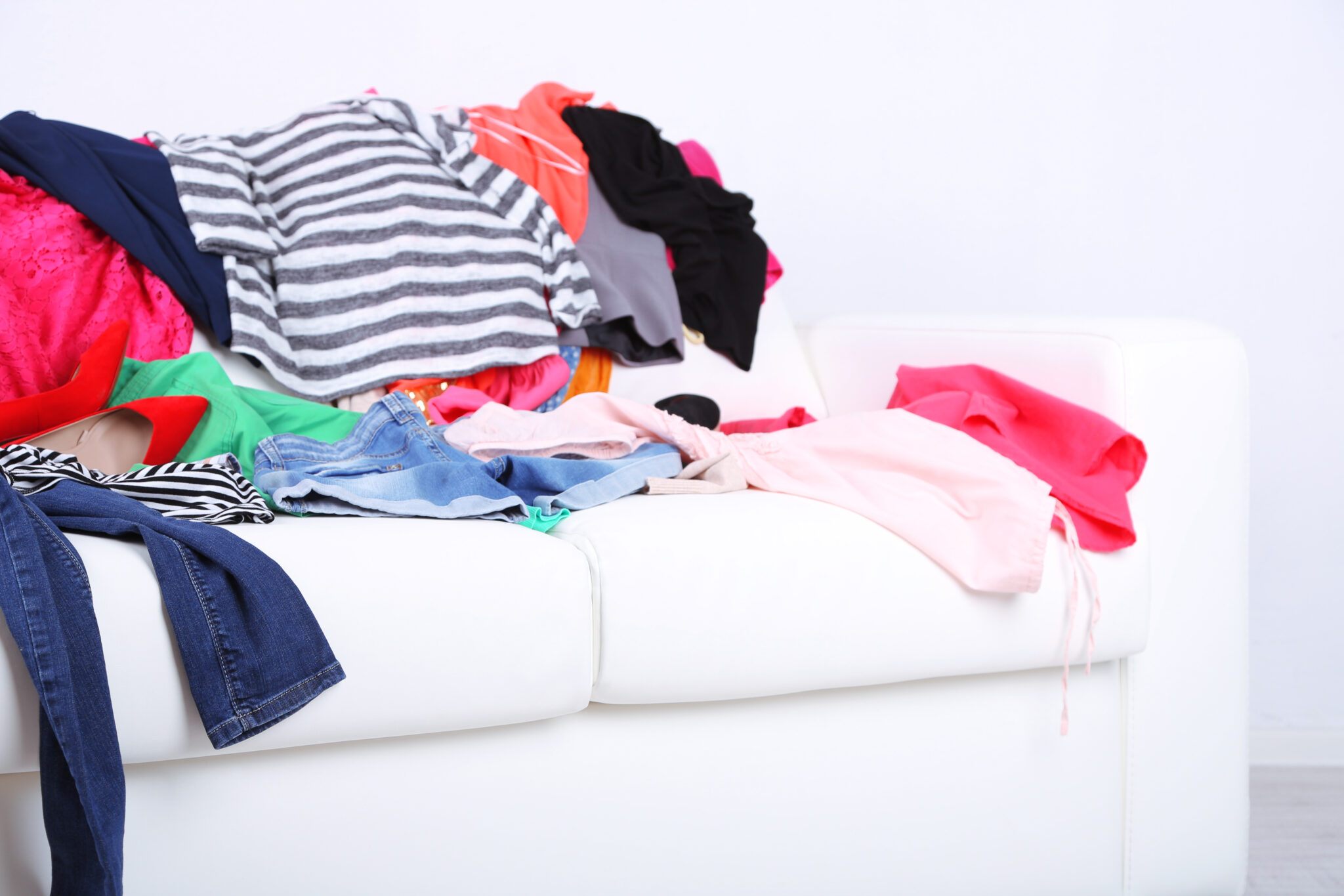 How Your Clothes Are Poisoning You with Microplastics - Myersdetox.com